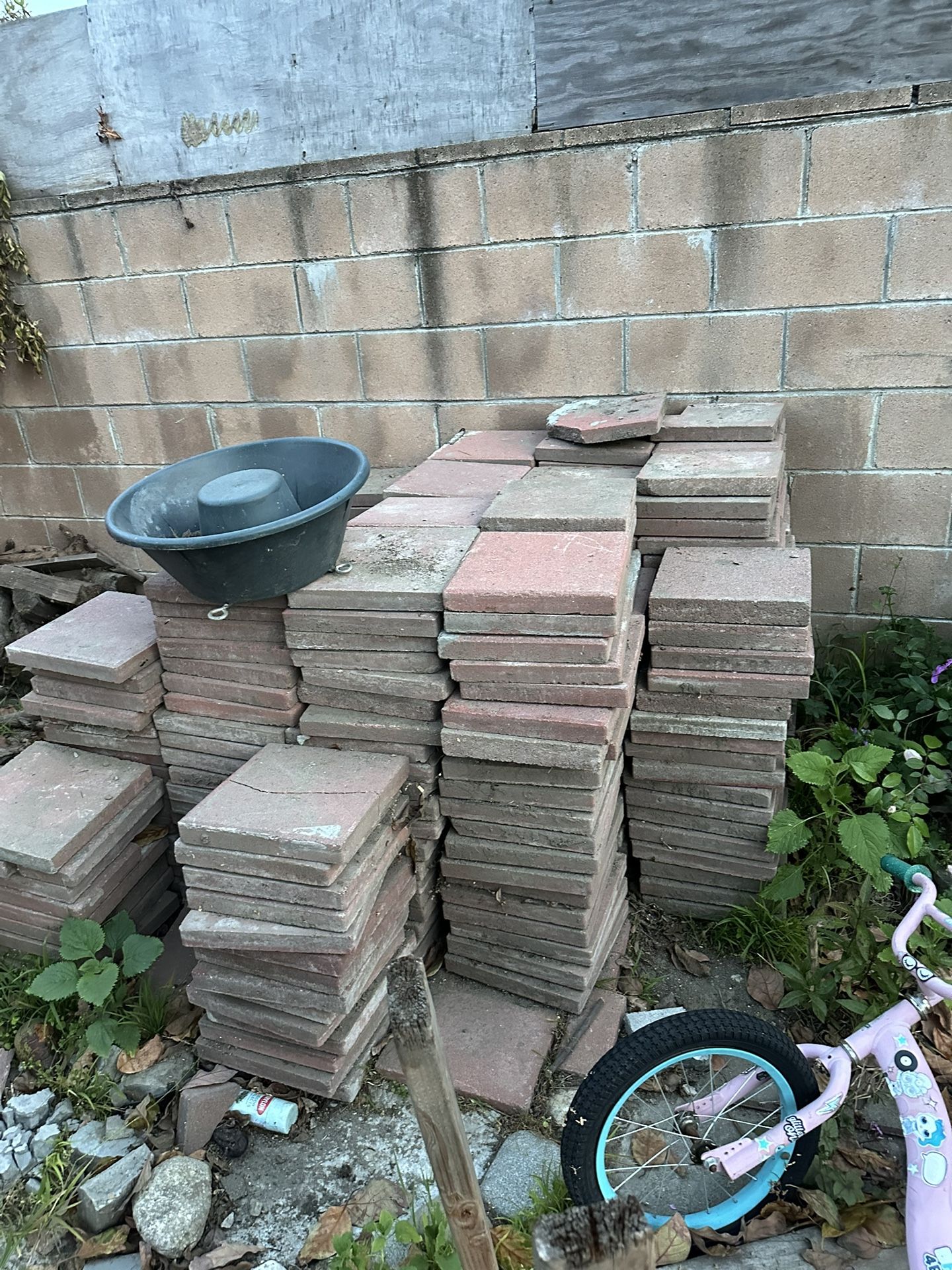 Free Bricks for Sale in South Gate, CA - OfferUp