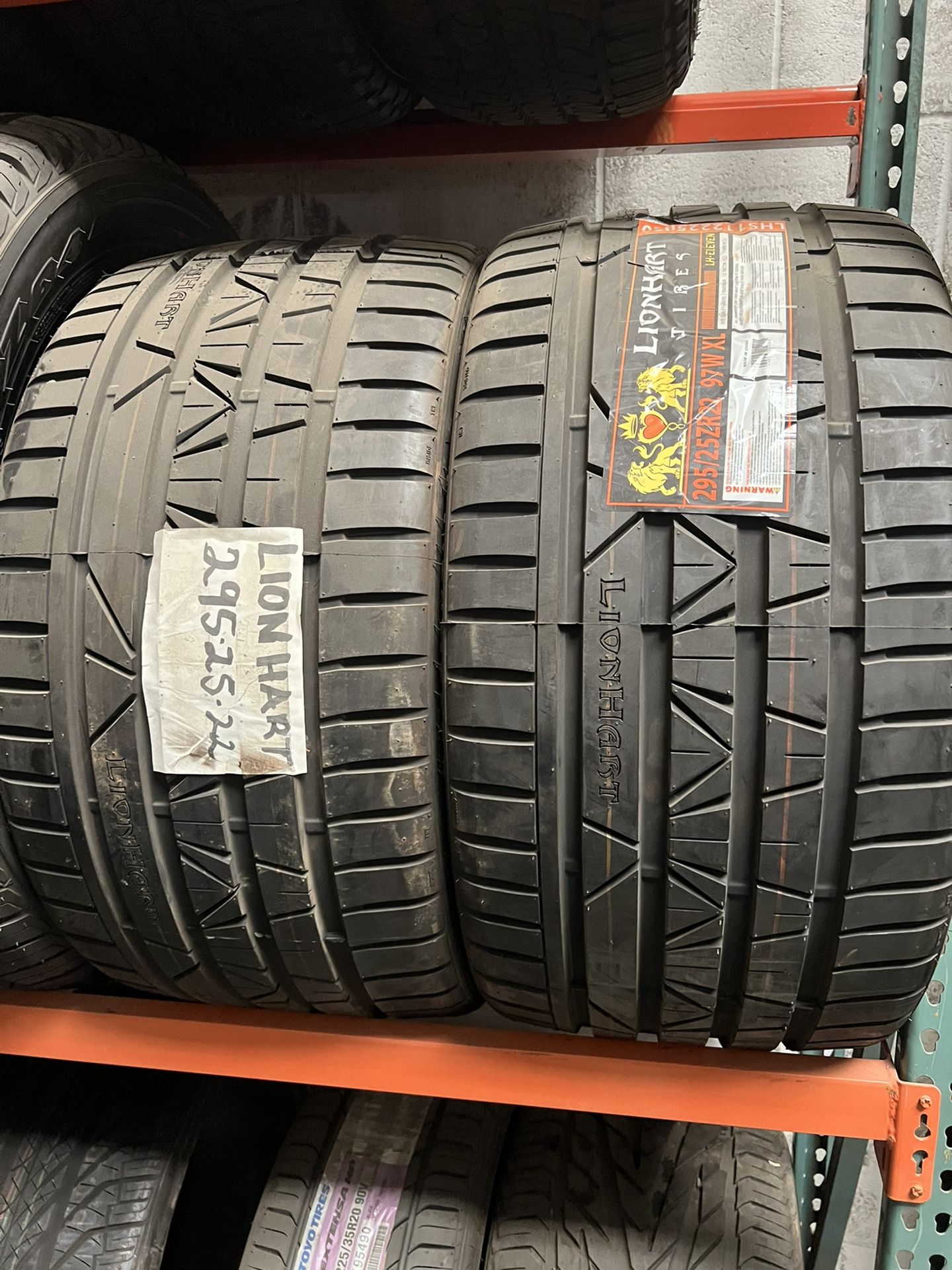 295-25-22 Lion Hart Tires for Sale in Fresno, CA - OfferUp