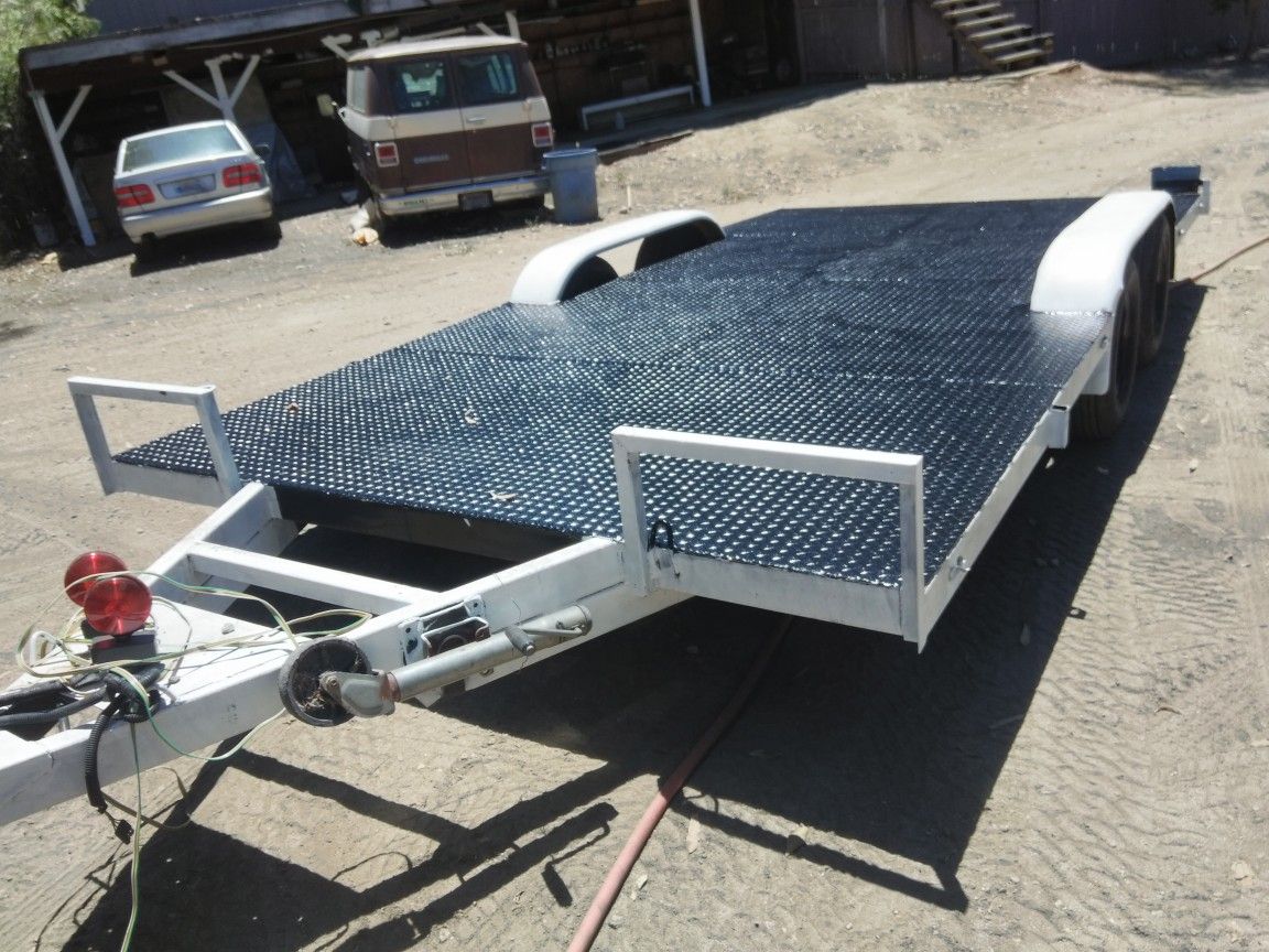 Car hauler 16'x6'4" cargo space .diamond plate floor. Strong trailer ...