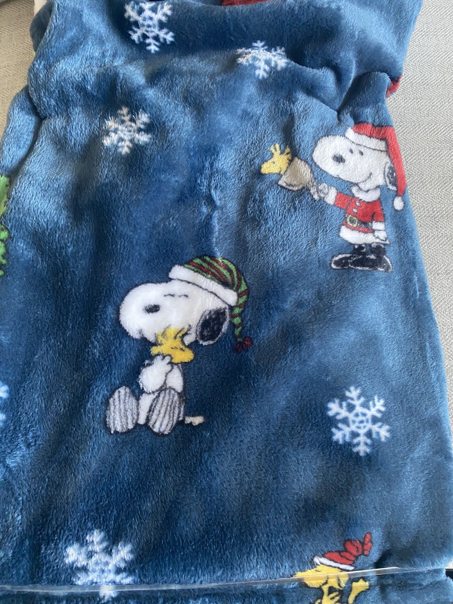 Peanuts Snoopy Holiday Throw Blankets Christmas for Sale in Hacienda ...