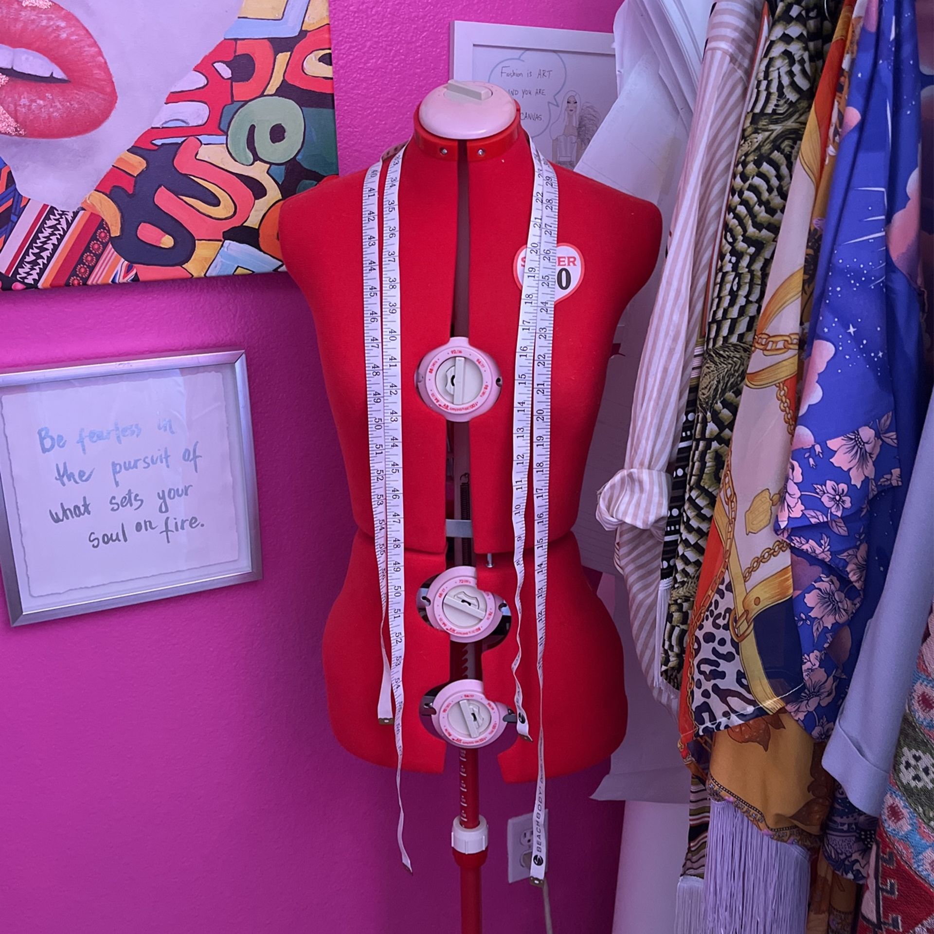 SINGER Red Dress Form for Sale in San Diego, CA - OfferUp