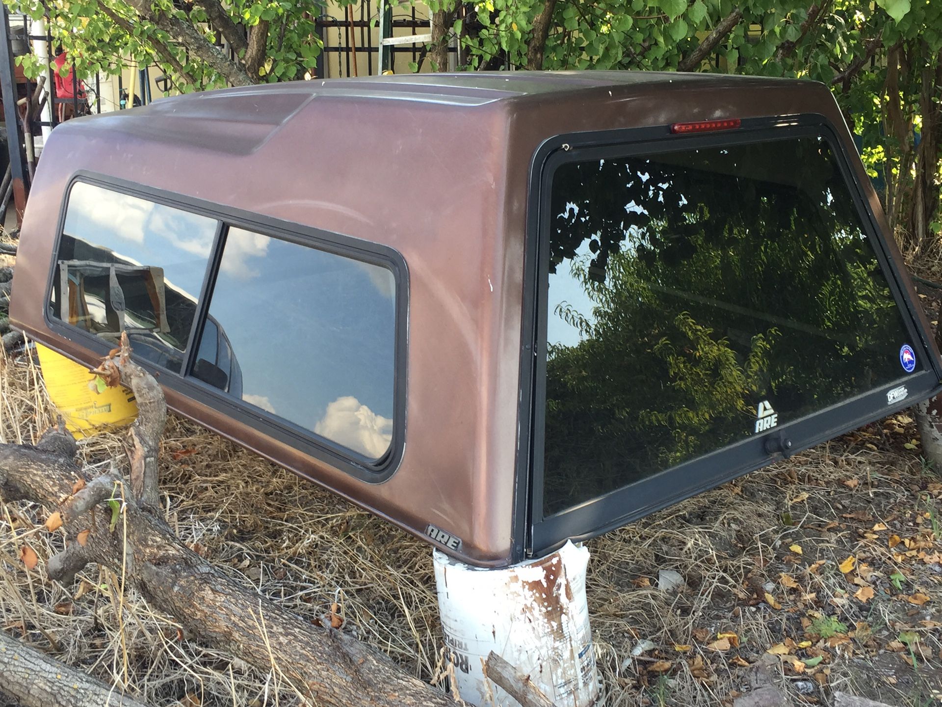 A.R.E. Topper Camper Shell for 6’.5” Truck Bed Truck Cap for Sale in ...