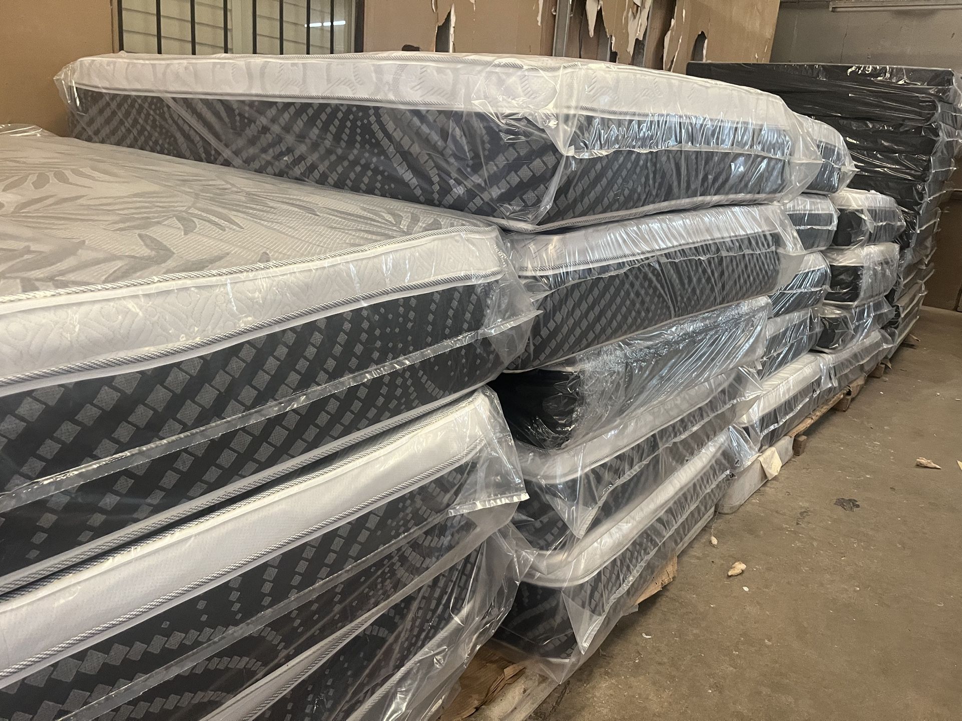 New Mattress For Sale Twin Full queen $ 199 Colchones En Venta