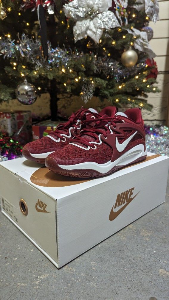 Nike KD 15 TB DS "University Red" (HOLIDAY DEAL!) for Sale in Los ...