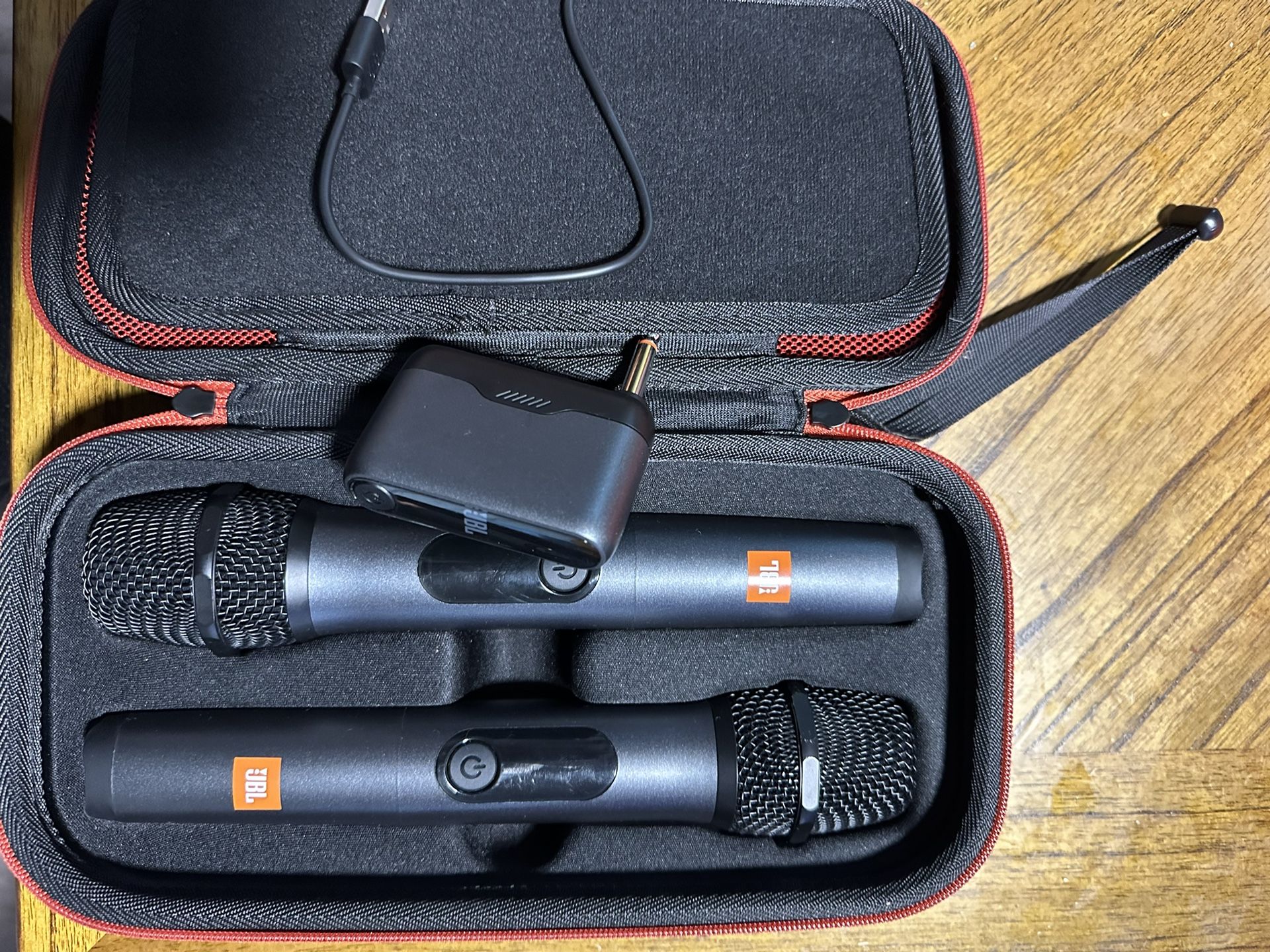 JBL Dual Wireless Microphones Mic With Case And Receiver for Sale in ...