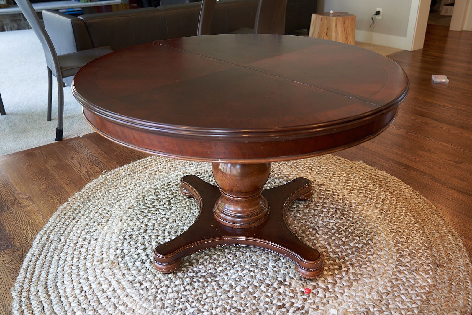 48’ Round dining table - extends via additional leaf for Sale in ...