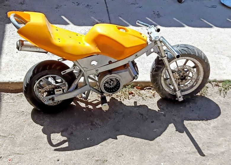 50 Cc Mini Street Bike for Sale in Visalia, CA - OfferUp