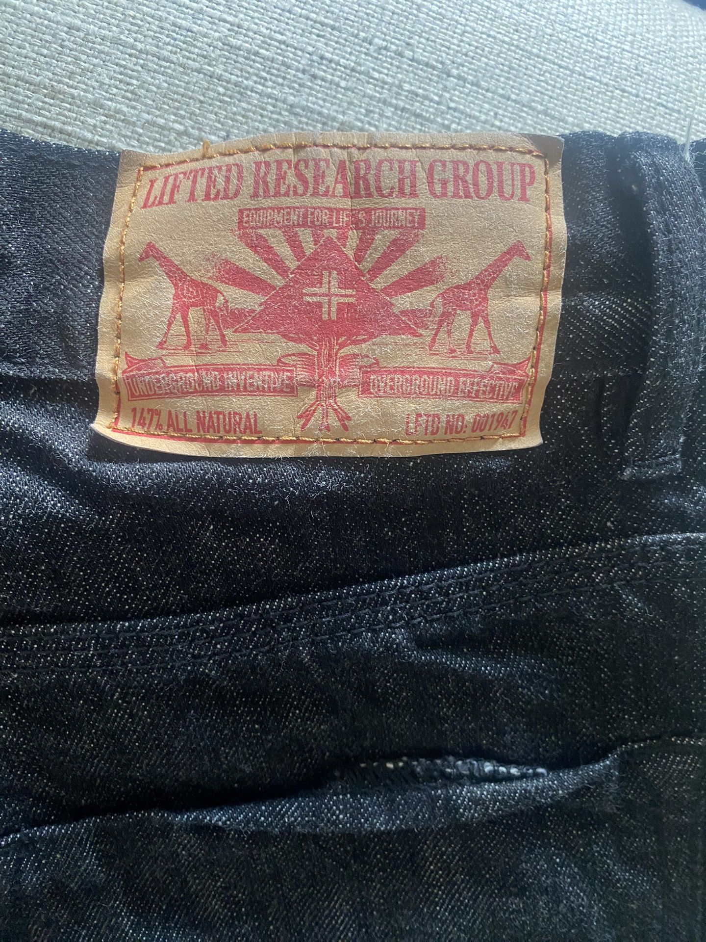 MENS BLACK JEANS for Sale in Victorville, CA - OfferUp