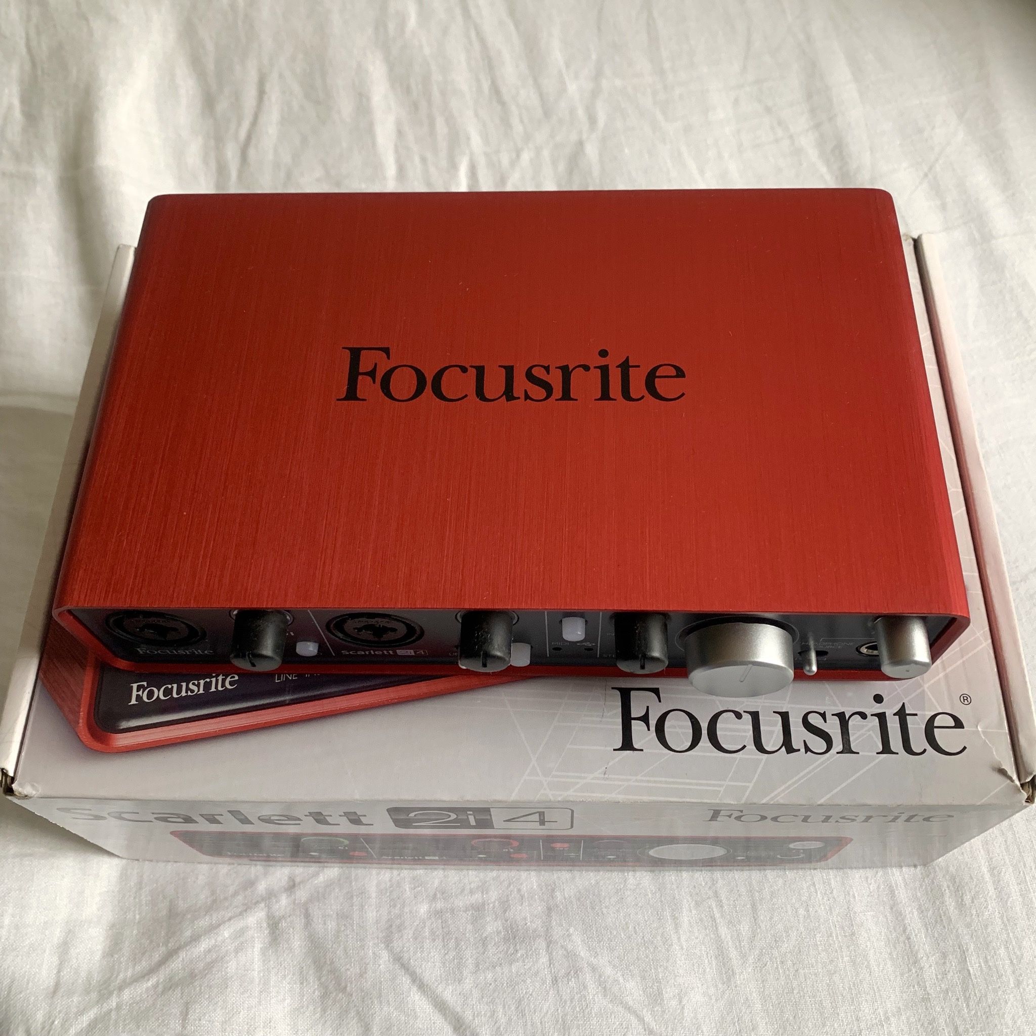 Focusrite Scarlett 2i4 (2nd Gen) USB Audio Interface for Sale in Miami, FL - OfferUp