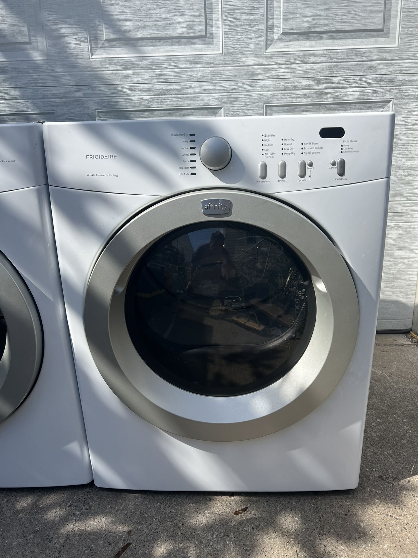 Frigidaire Affinity Washer & Dryer for Sale in Portland, OR - OfferUp