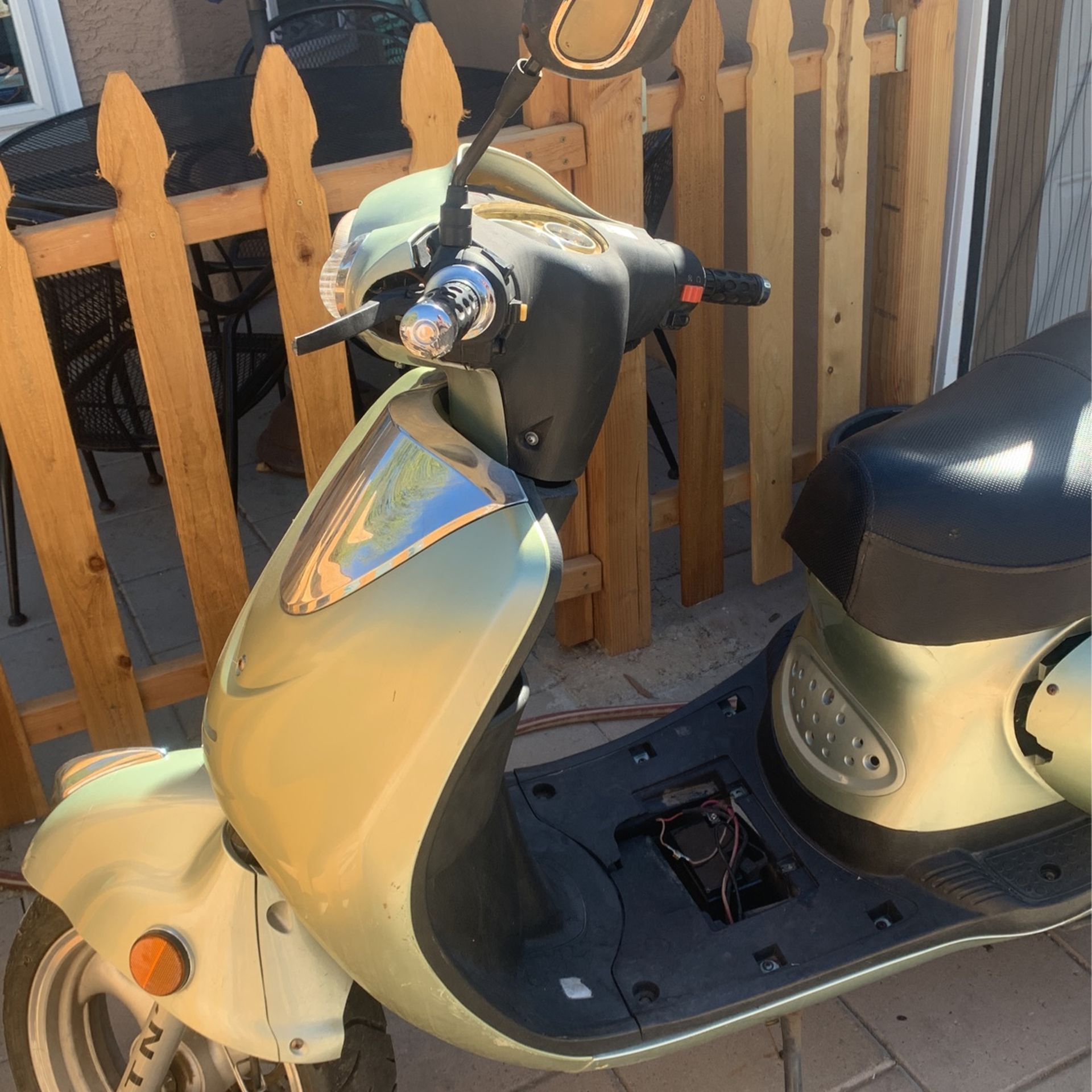 TNG Scooter 150cc for Sale in Peoria, AZ - OfferUp