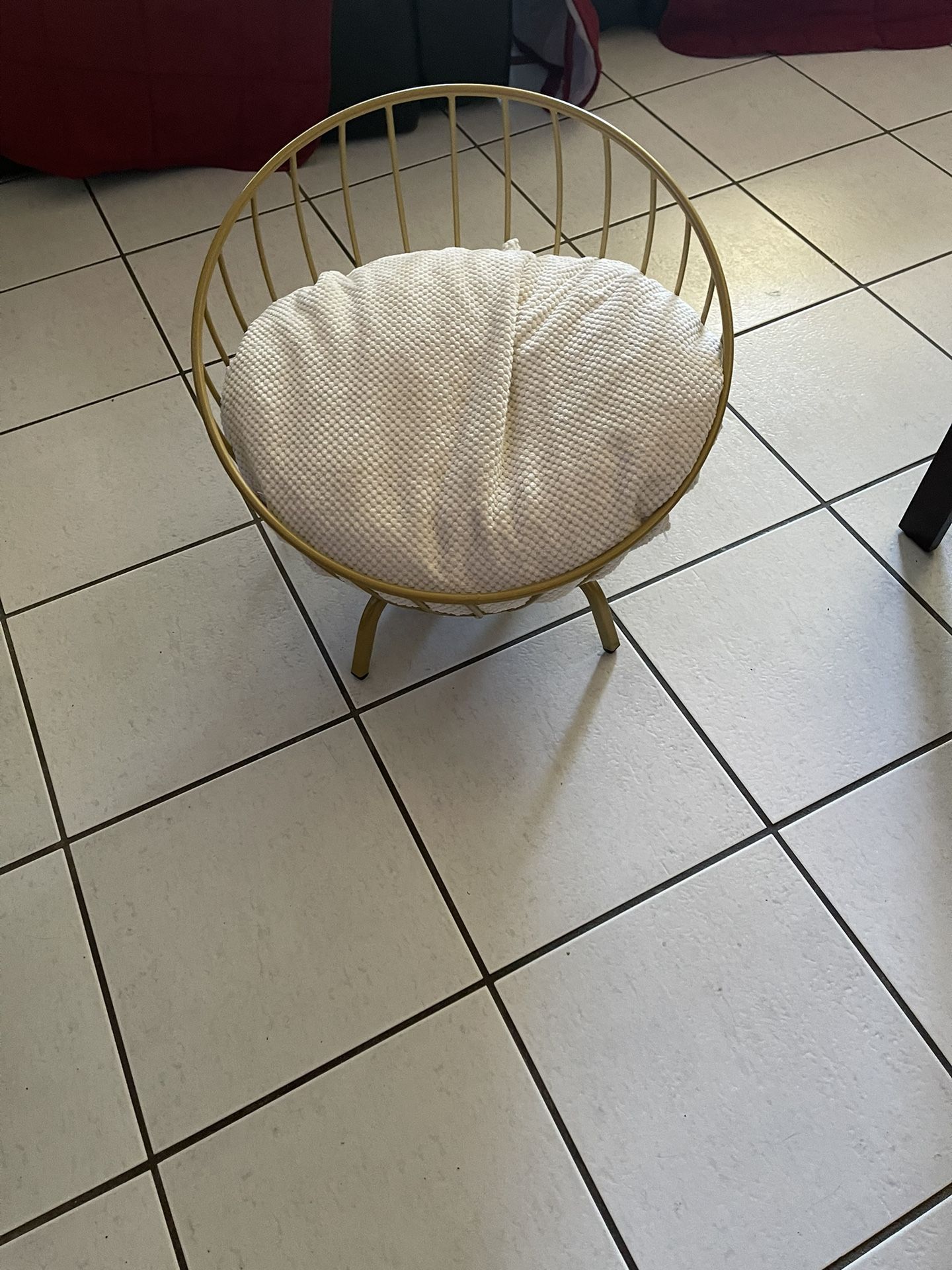 Dog pedastal for Sale in Cocoa Beach, Florida - OfferUp