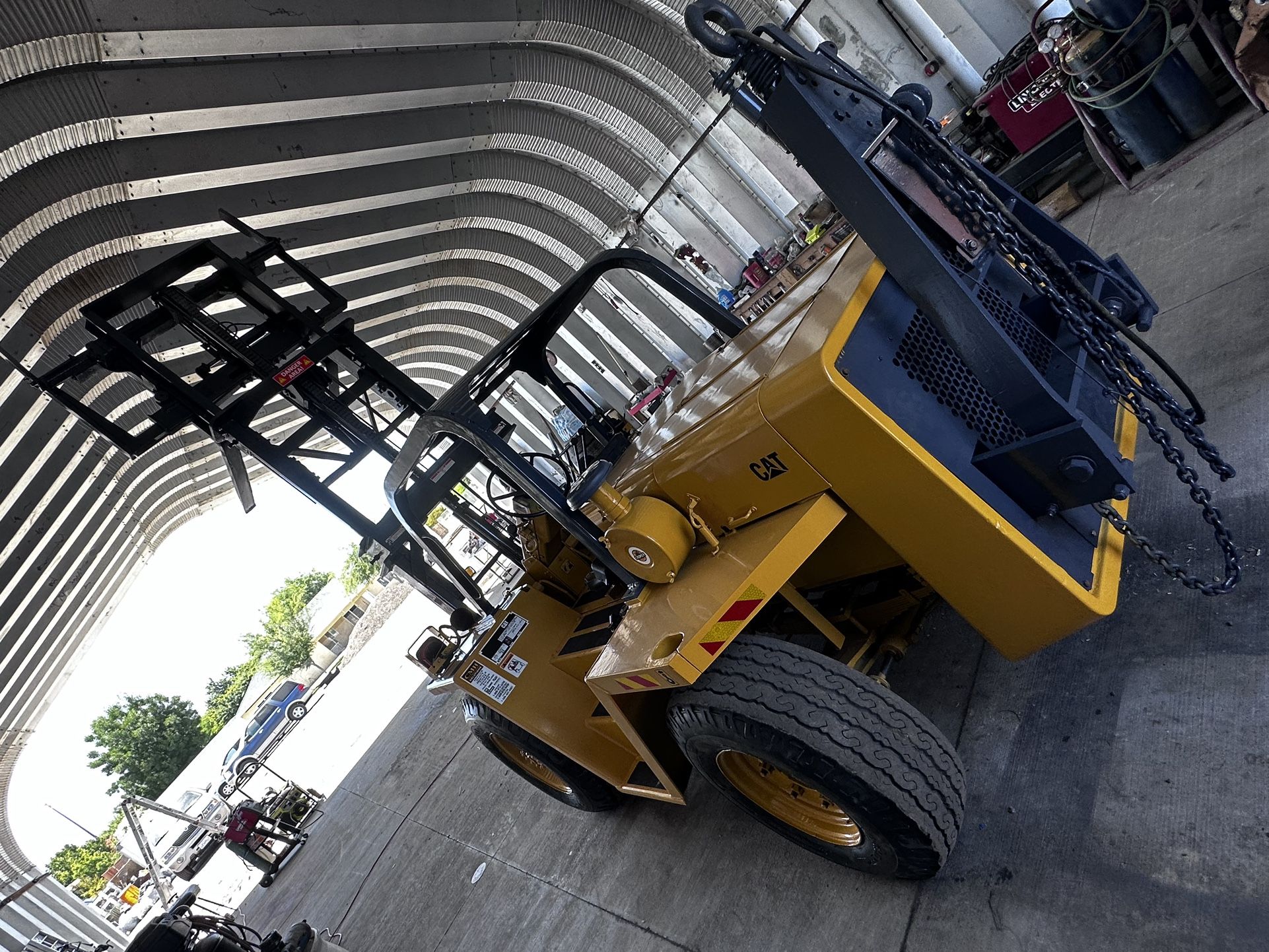 1999 Caterpillar RC60 Rough terrain FORKLIFT for Sale in Los Angeles ...