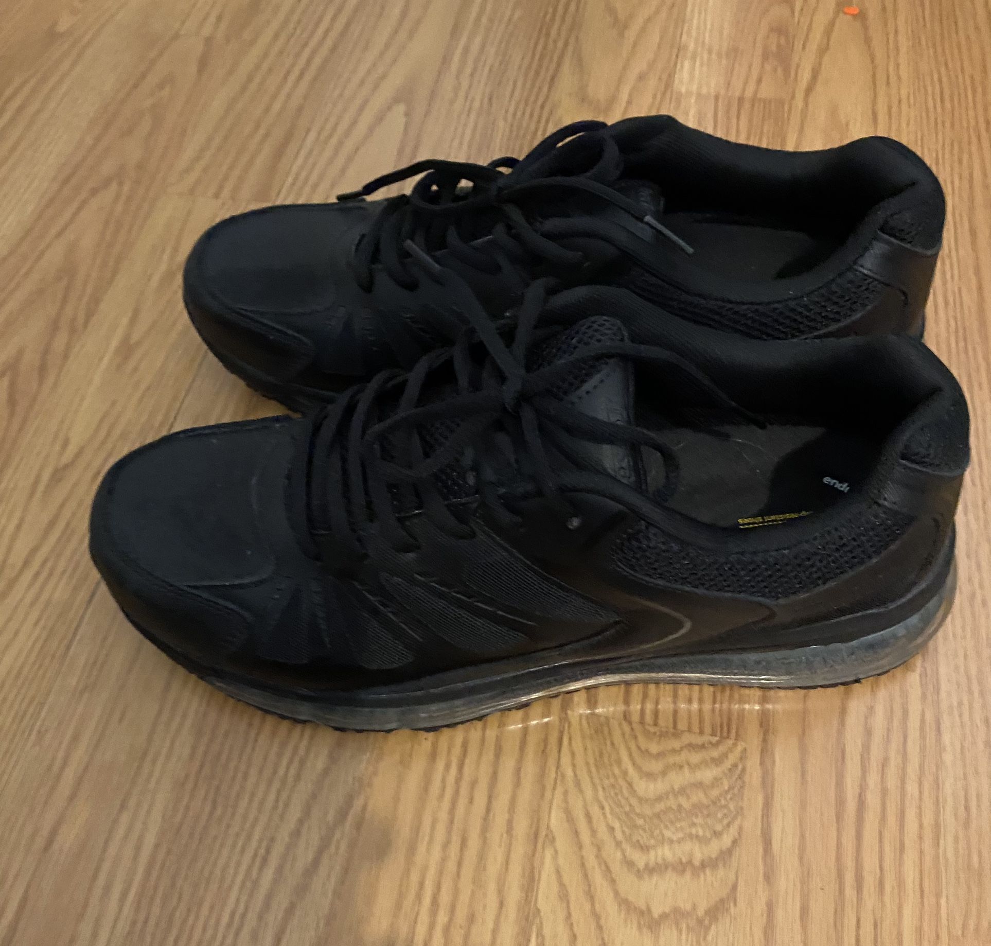Black Non Slip Shoes for Sale in Brawley, CA - OfferUp