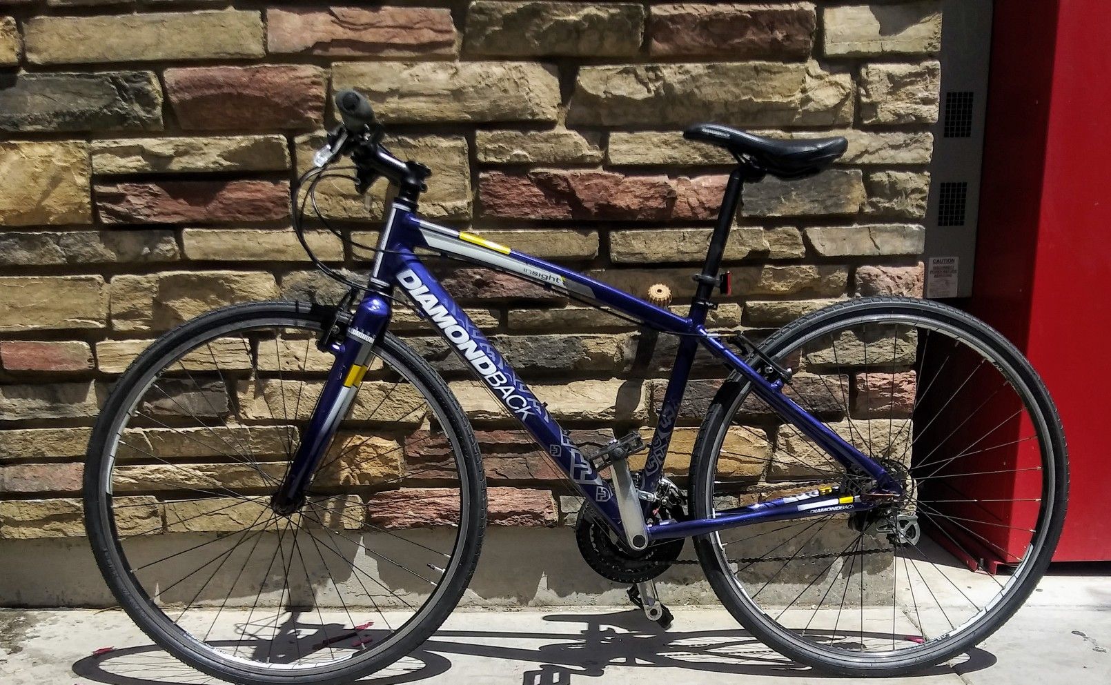 Diamondback insight hybred bicycle 700c like new for Sale in Phoenix ...
