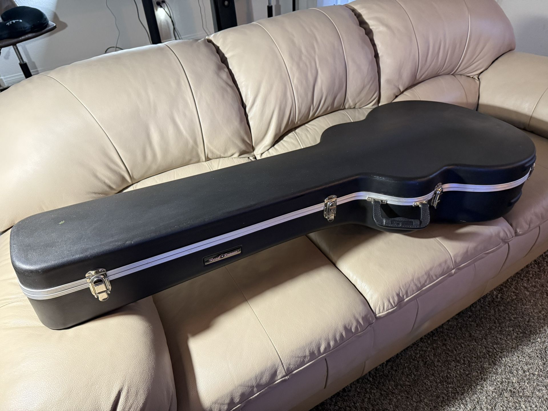 Acoustic Bass Road Runner ABS Molded Case for Sale in Las Vegas, NV ...