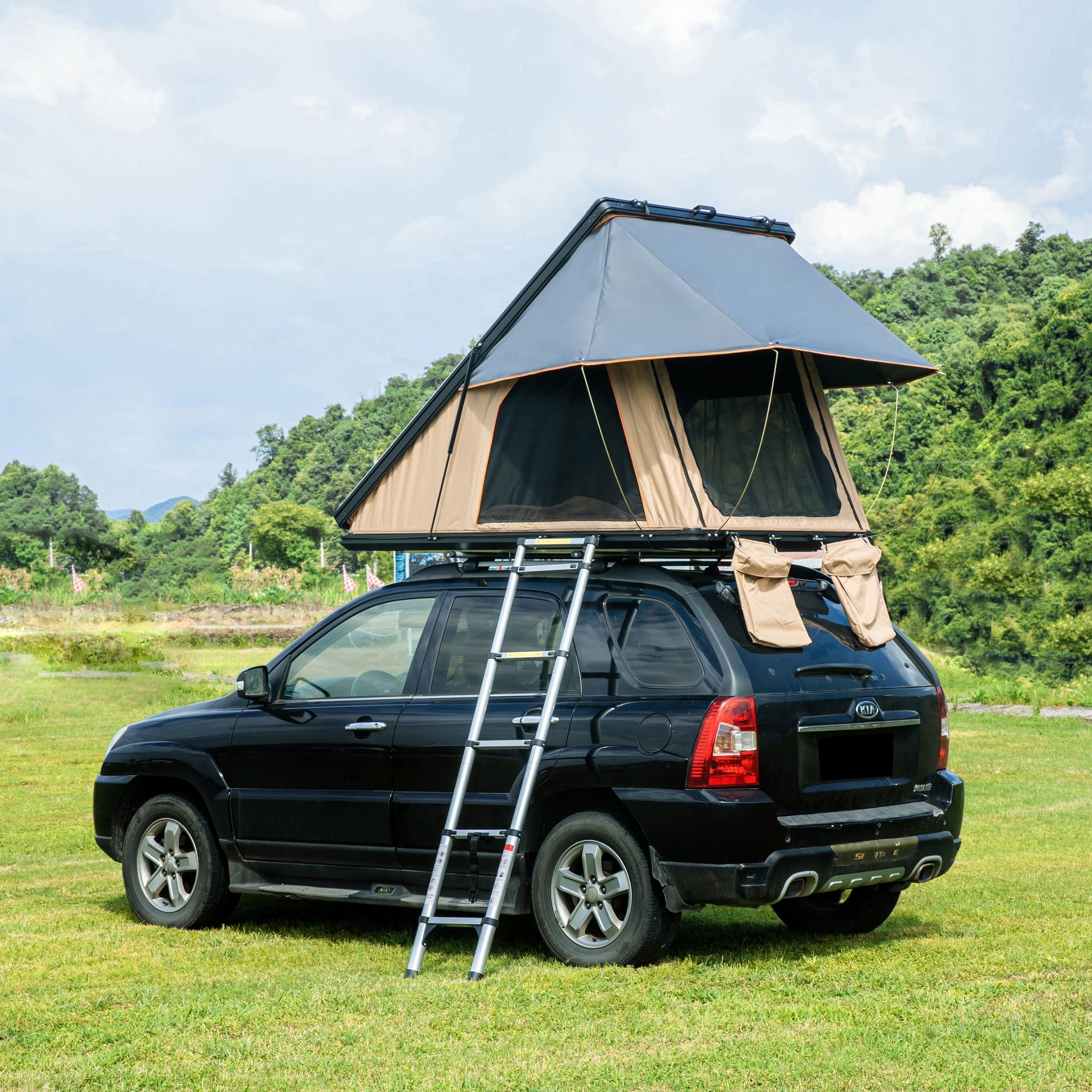 Trustmade Triangle Aluminium Black Hard Shell Beige Rooftop Tent Scout ...