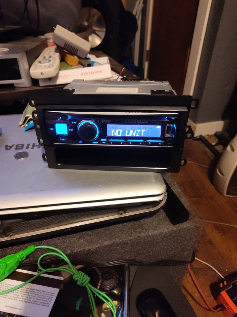 alpine radio with Bluetooth and USB works good for Sale in Fresno, CA ...