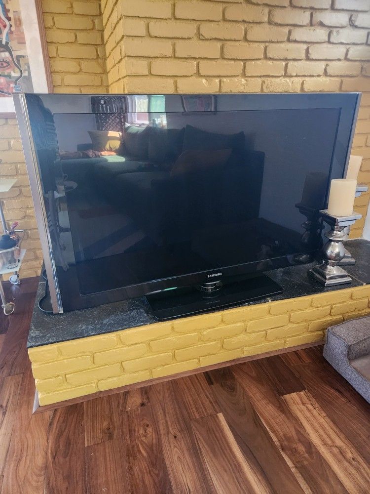 52 Inch LCD Samsung TV for Sale in San Diego, CA - OfferUp