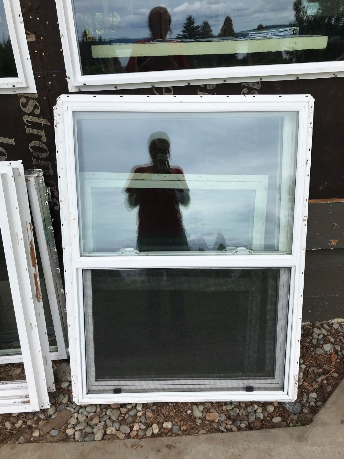 White vinyl double pane windows for Sale in Poulsbo, WA - OfferUp