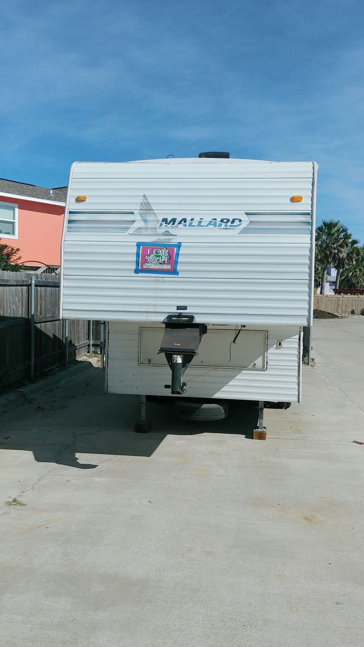 RV Trailer Fleetwood mallard for Sale in Austin, TX - OfferUp