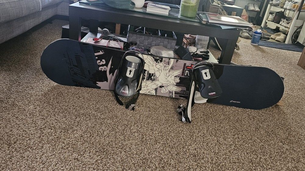 138cm T2 Crypte Series Snowboard with Matrix Bindings - Great Condition ...