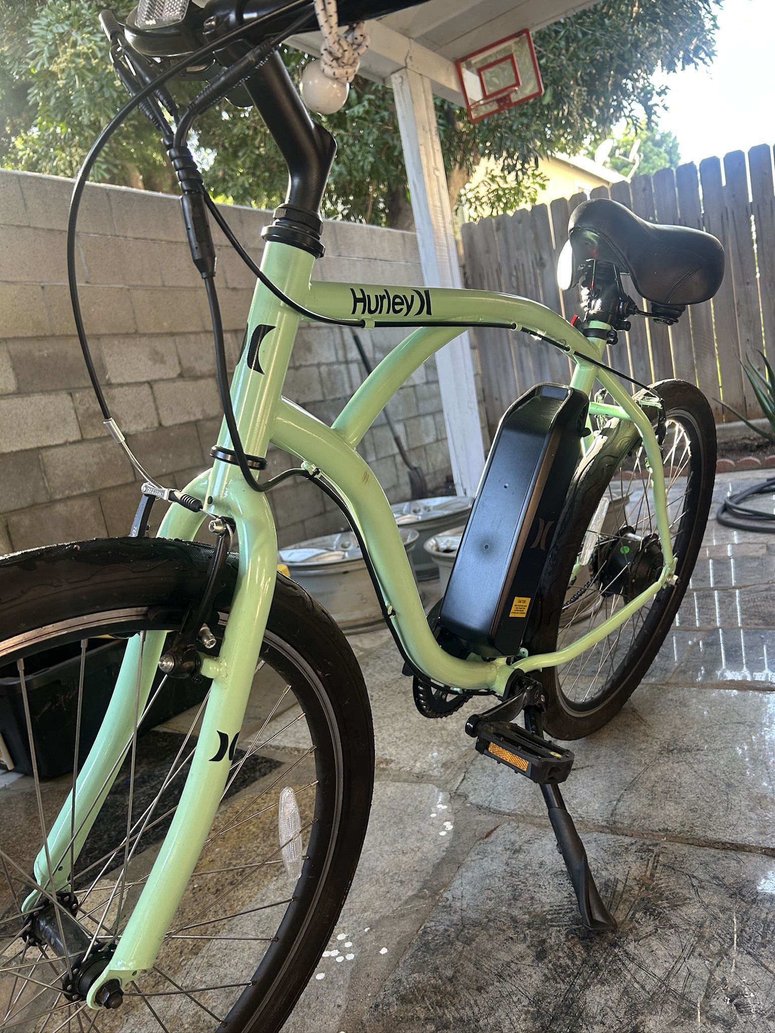 Hurley Layback Electric Bike