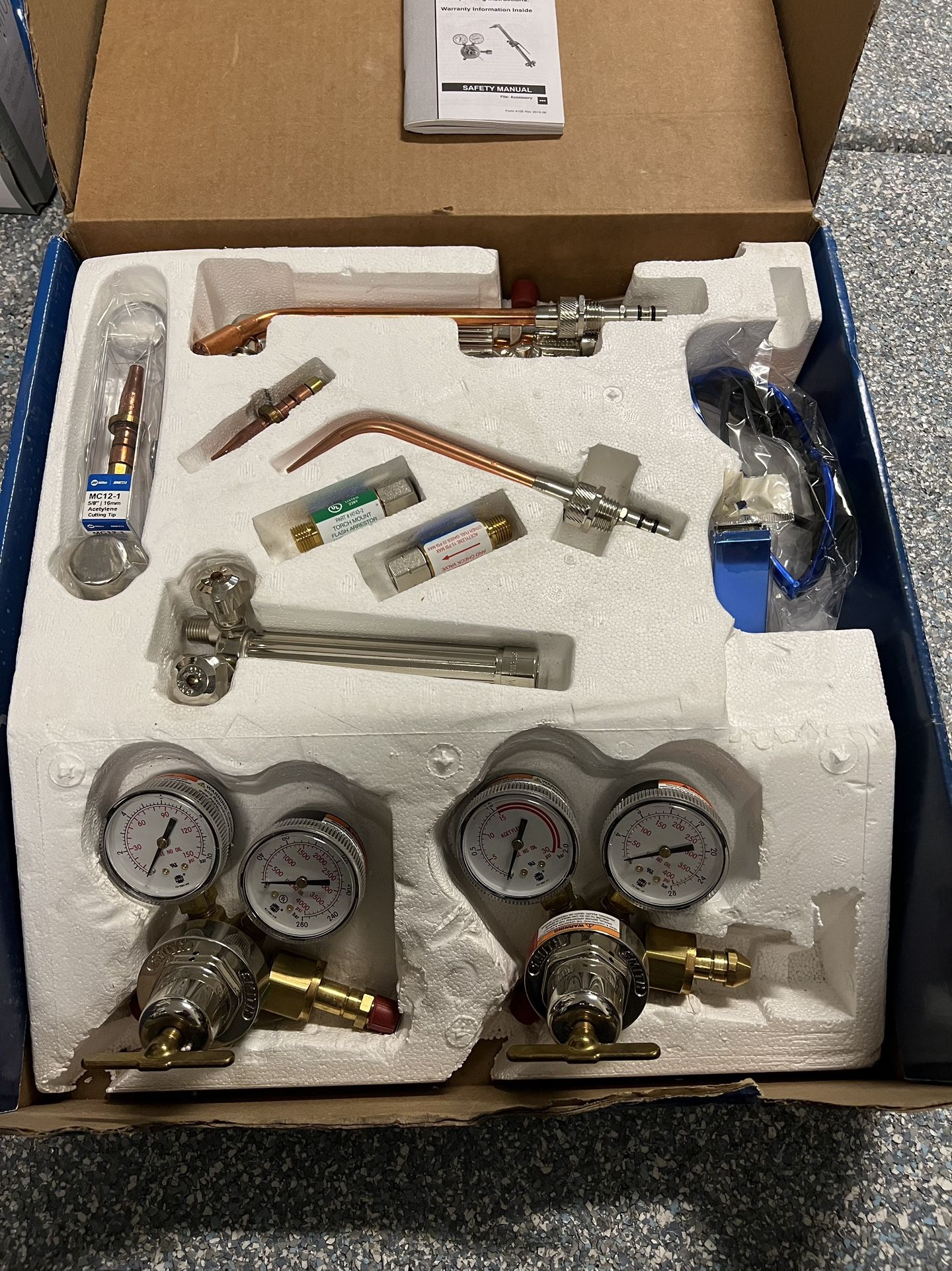 Miller Medium Duty Oxygen Acetylene Torch Kit for Sale in Forest Falls ...