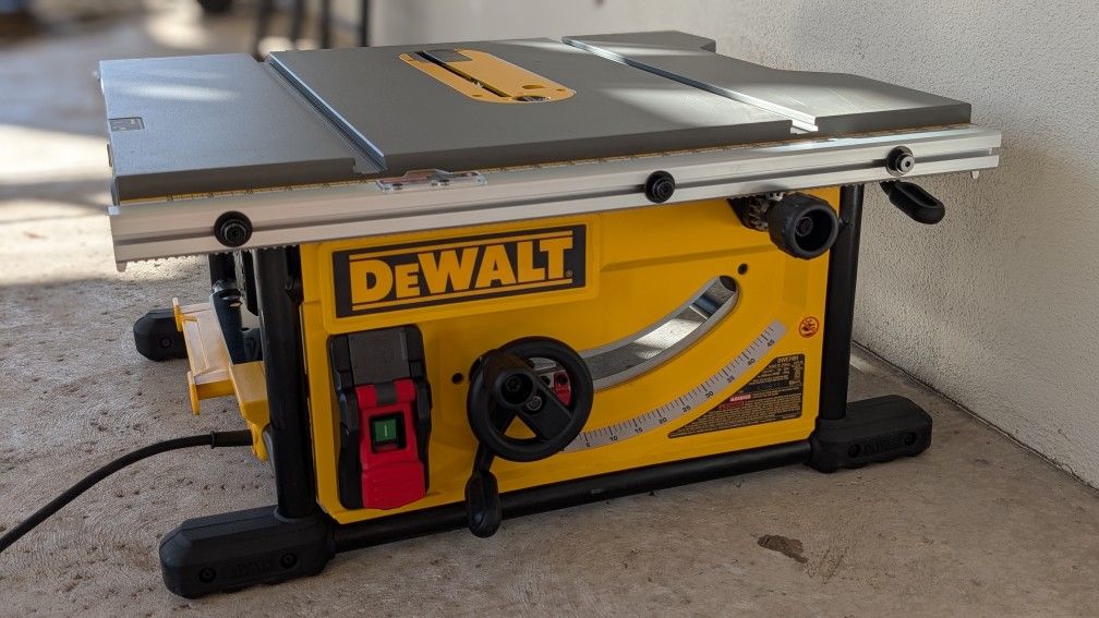 Dewalt DWE7491 10in 120V Table Saw for Sale in Avondale, AZ - OfferUp