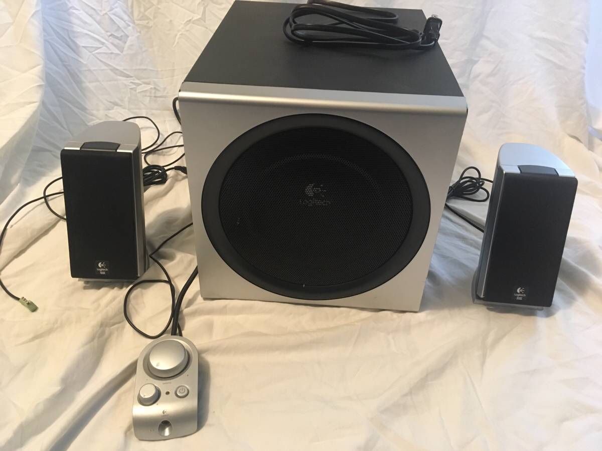 Logitech Z-2300 200 Watts Thanks-Certified 2.1 Speakers with Subwoofer ...
