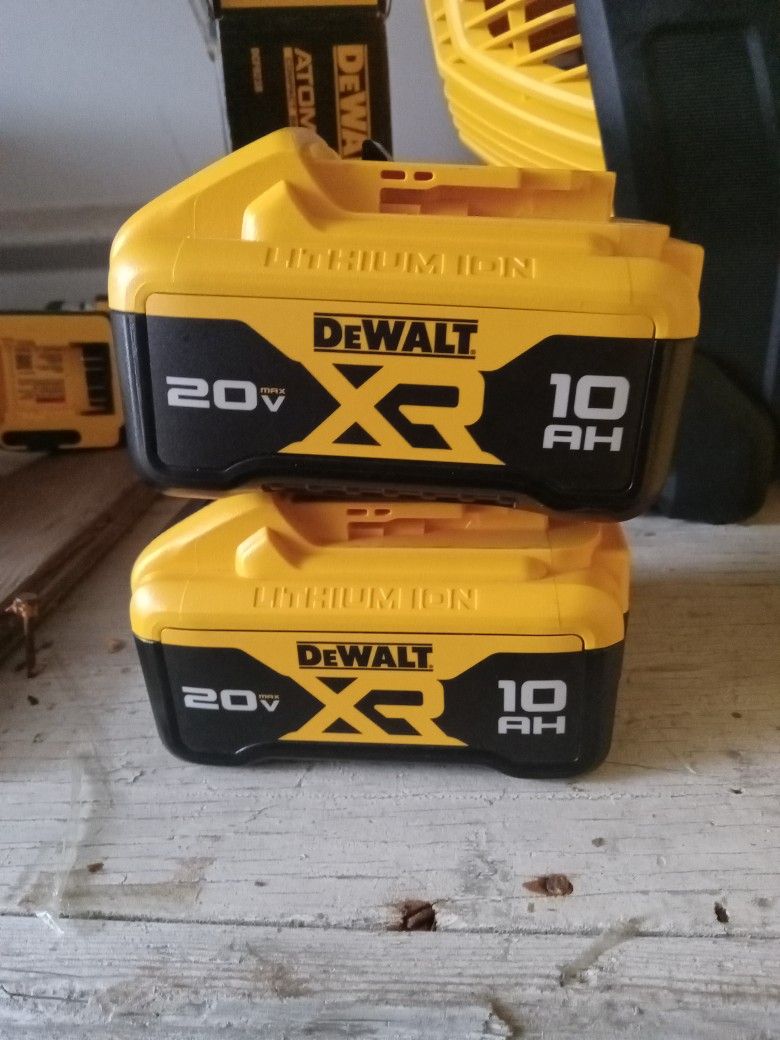 Dewalt 20v Batteries for Sale in Phillips Ranch, CA - OfferUp