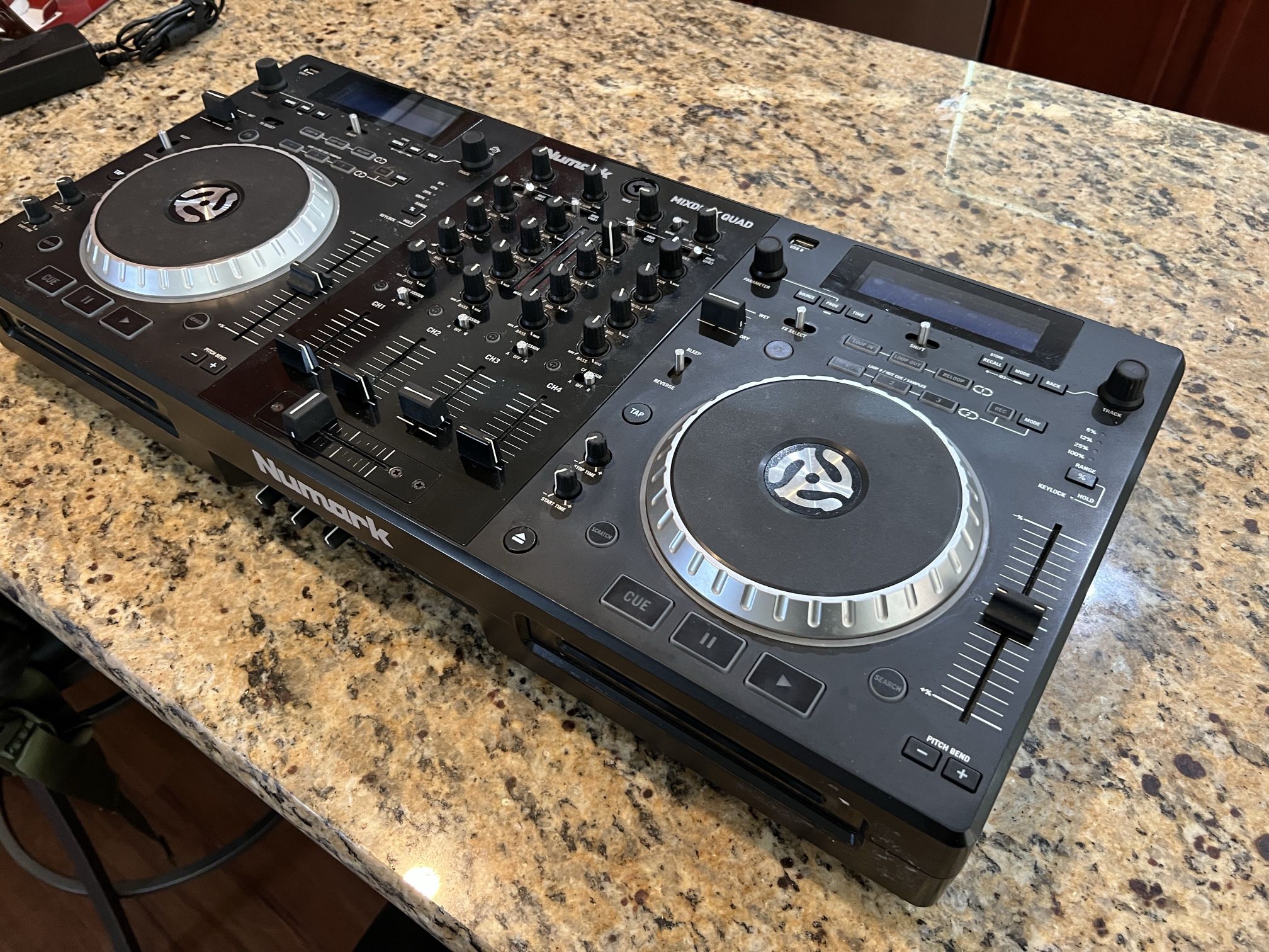 Numark Mixdeck Quad for Sale in Chandler, AZ - OfferUp