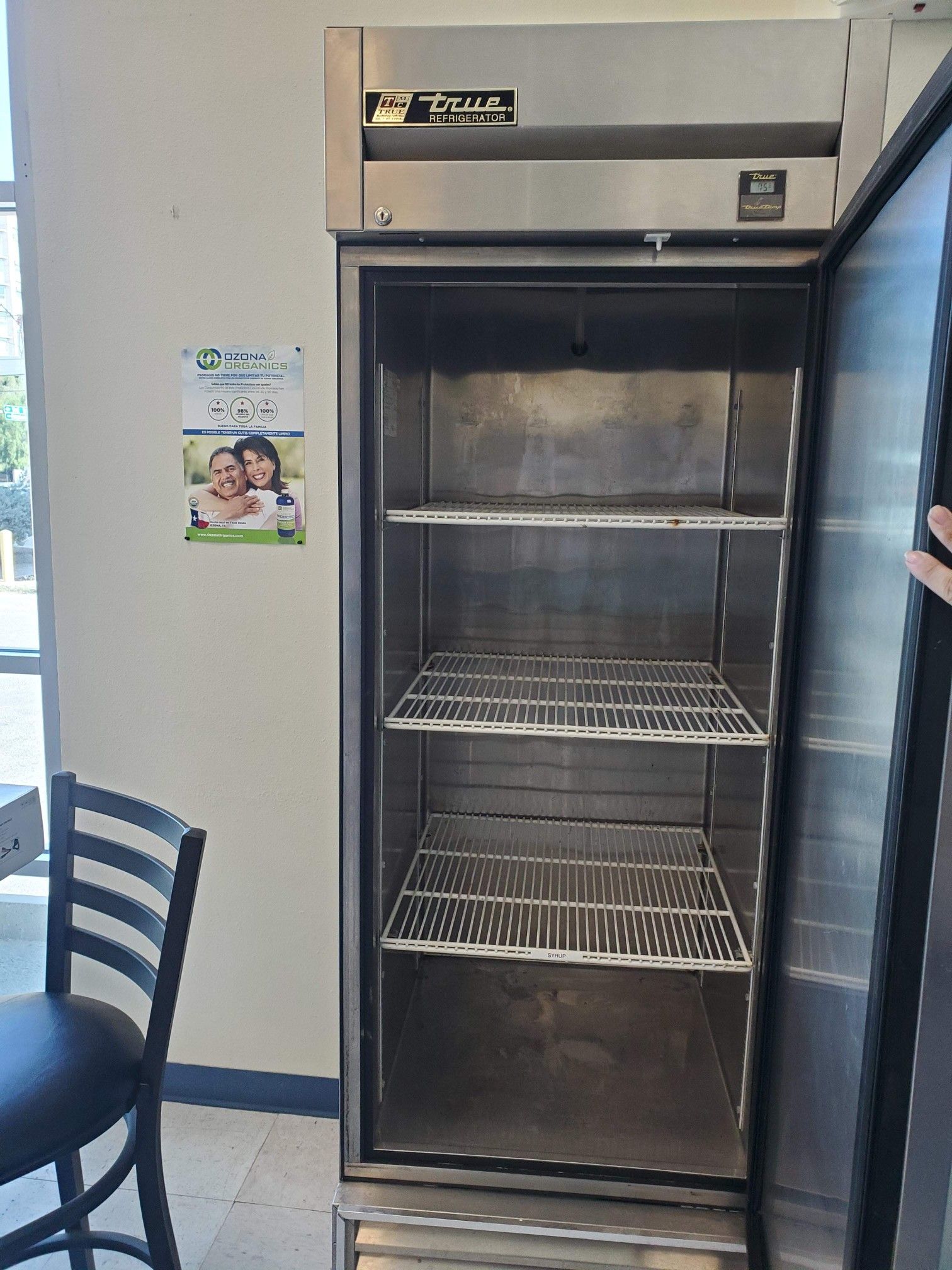 Refrigerador comercial marca True for Sale in El Paso, TX - OfferUp