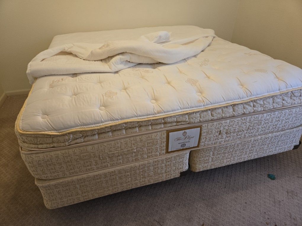 FREE King Size Bed for Sale in Gilbert, AZ - OfferUp
