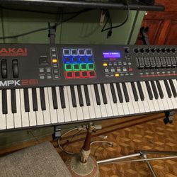 Akai Mpk261