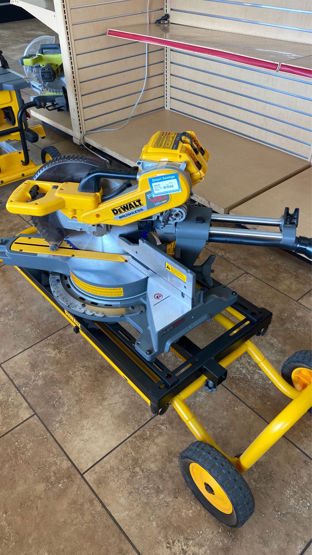 Dewalt DHS790 FlexVolt cordless sliding compound miter saw for Sale in Glendale, AZ - OfferUp