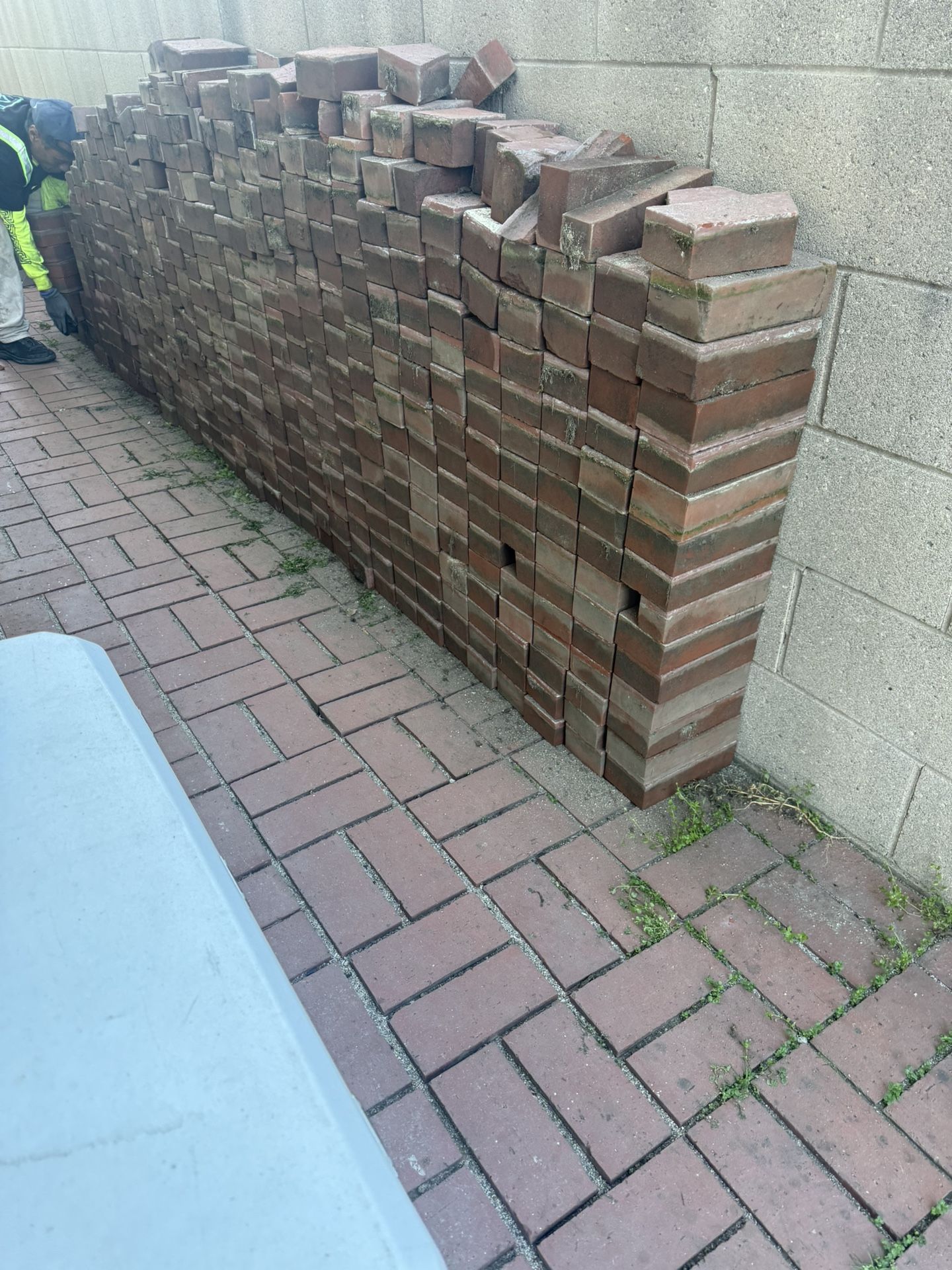 Free Bricks for Sale in Rancho Cucamonga, CA - OfferUp