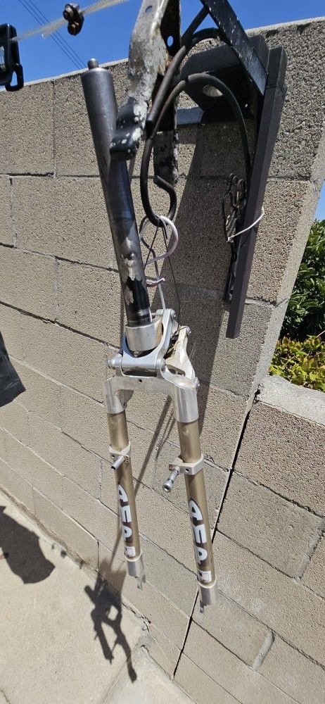 AMP Fork 9inch Steerer. 1 1/8th for Sale in Rosemead, CA - OfferUp