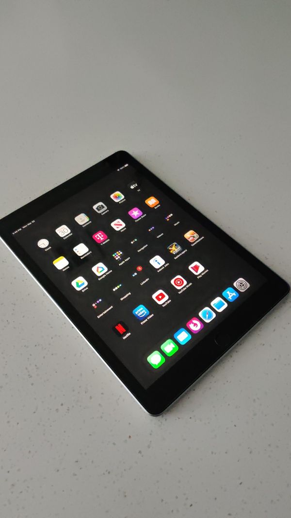T Mobile IPad 6th Generation Like New Condition For Sale In T Mobile IPad 6th Generation Like New Condition For Sale In