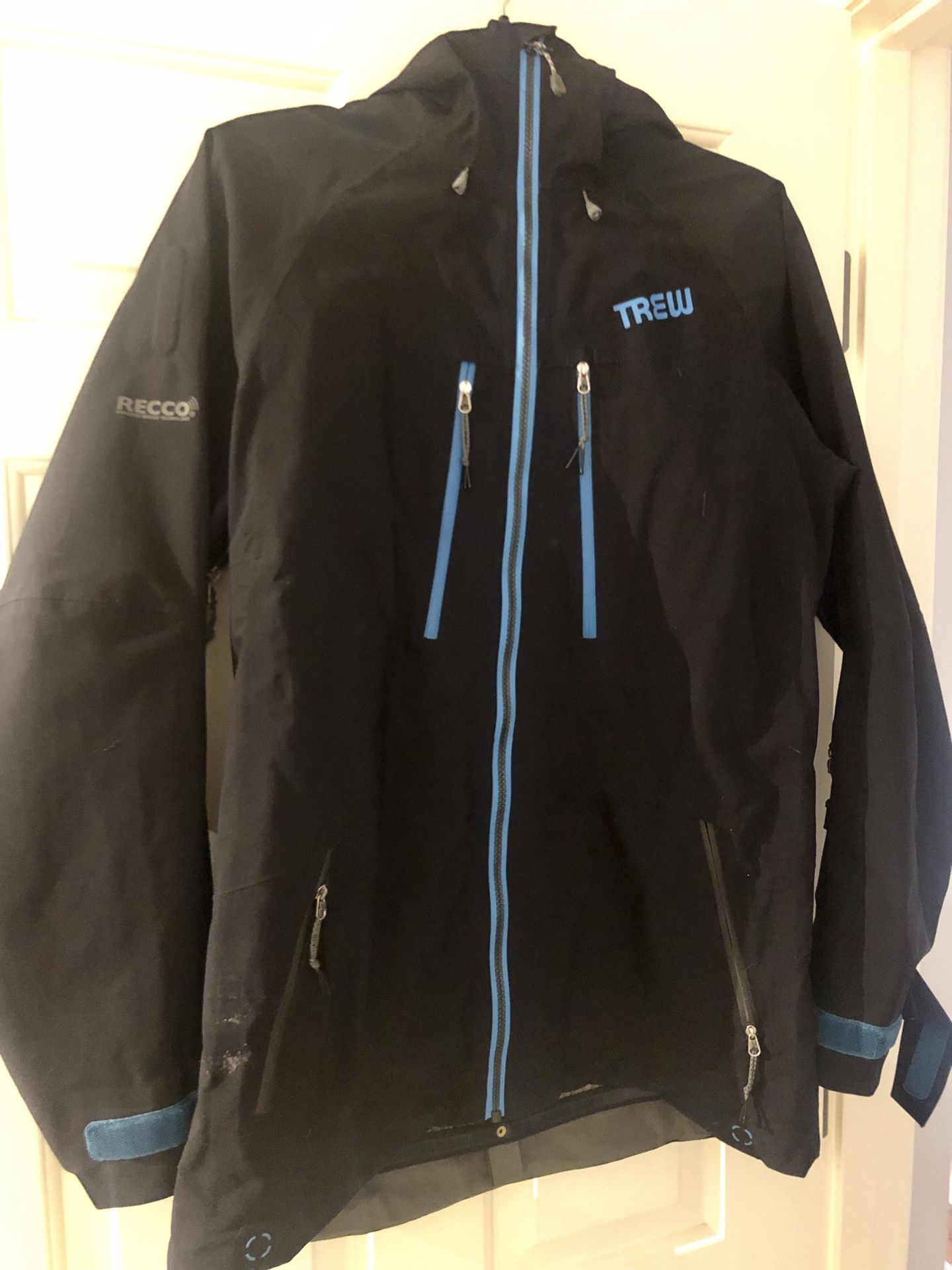 Trew Gear Gortex women’s ski jacket for Sale in Seattle, WA - OfferUp