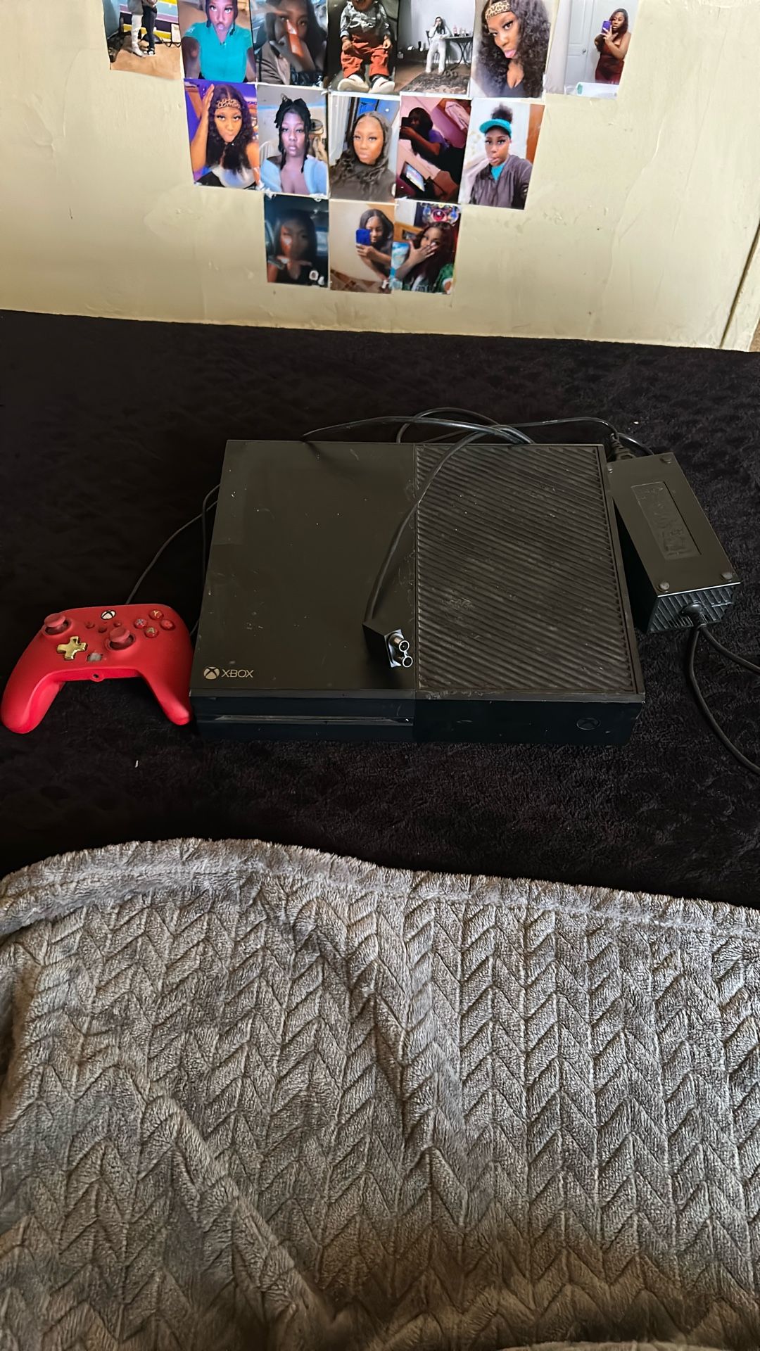 Xbox One Remote And Charge Included for Sale in Indianapolis, IN - OfferUp
