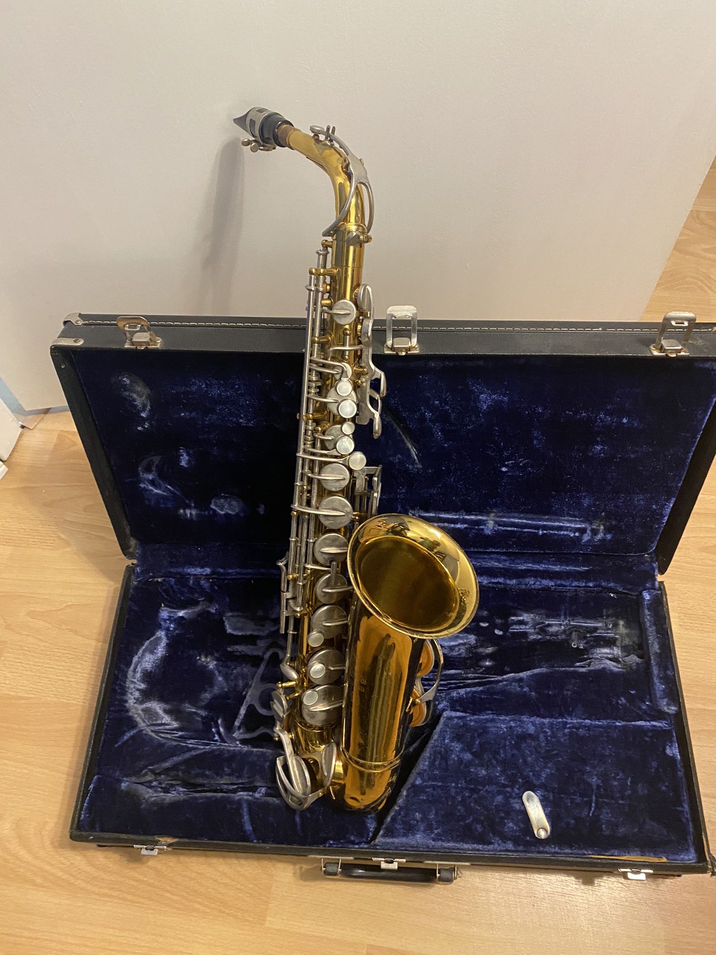 Saxophone - Alto for Sale in Fort Lauderdale, FL - OfferUp
