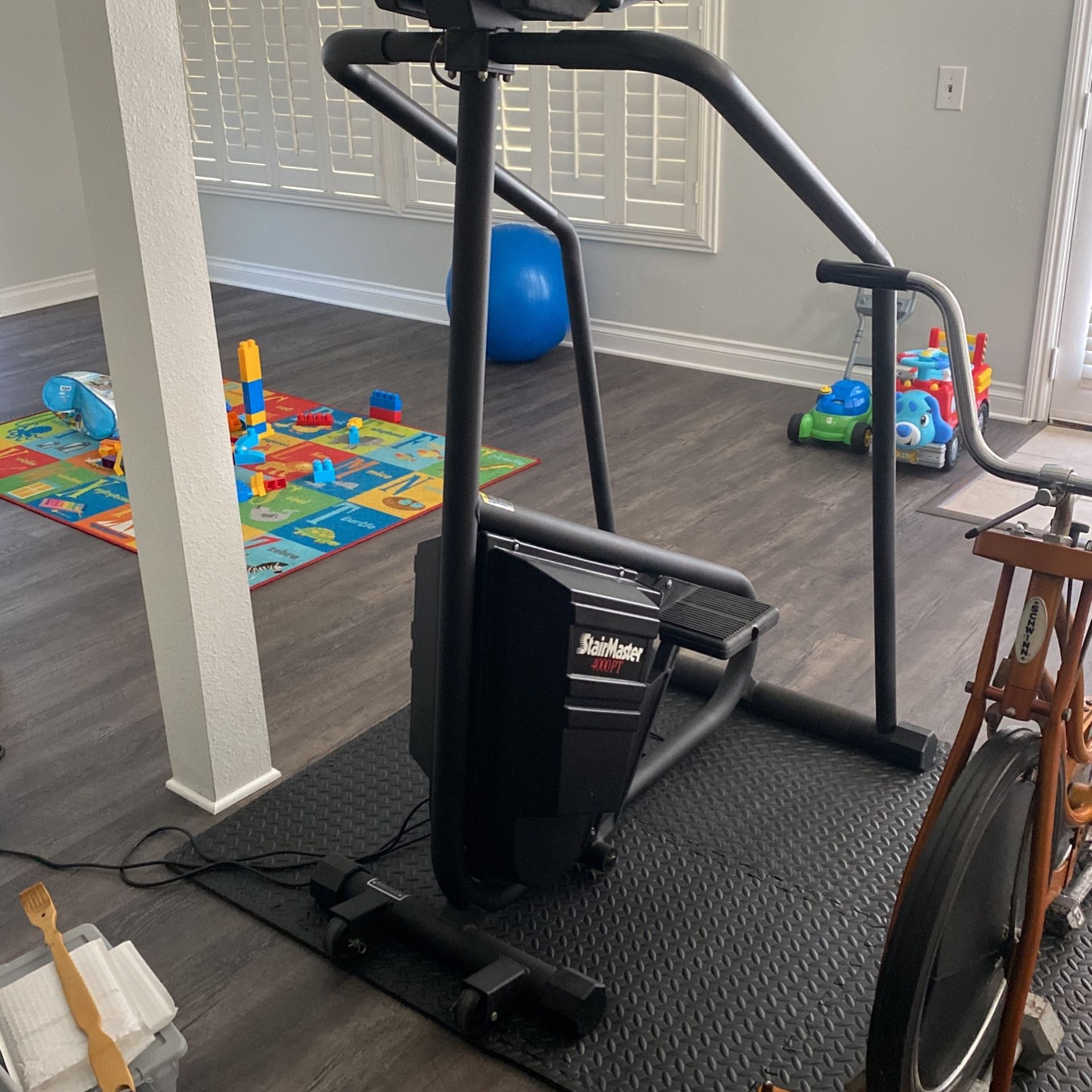 4000pt Stair master for Sale in Altadena, CA - OfferUp