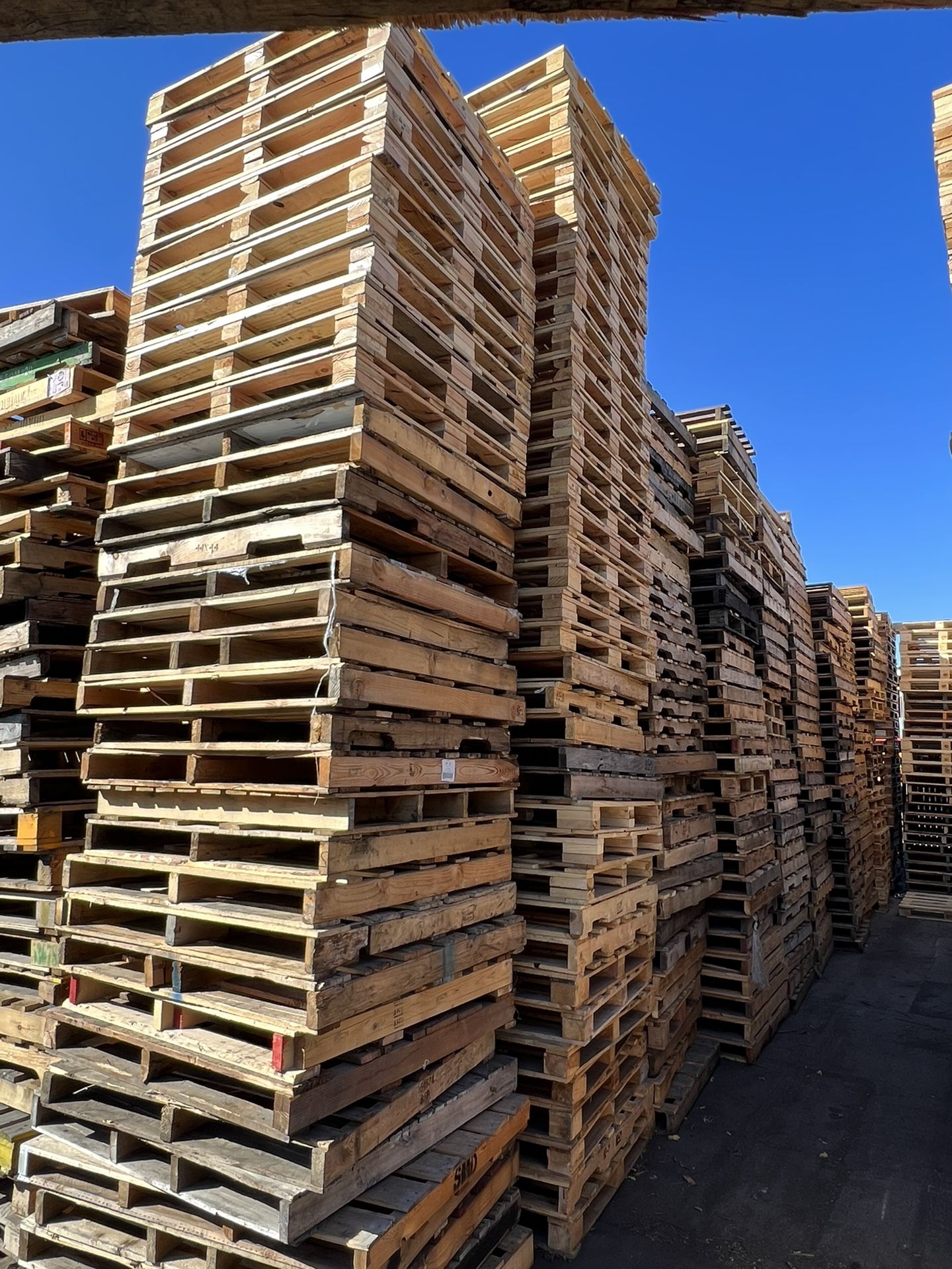 44x44 Pallet for Sale in Compton, CA - OfferUp