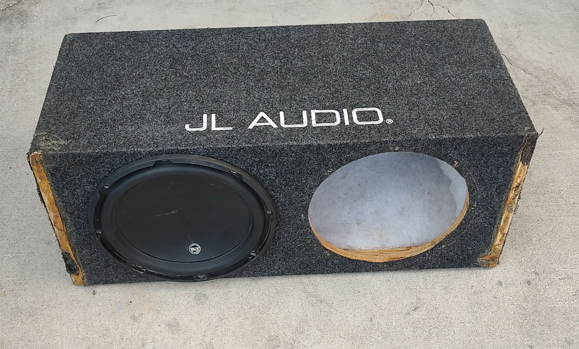 12 In JL AUDIO Dual Box With a Subwoofer for Sale in Las Vegas, NV ...