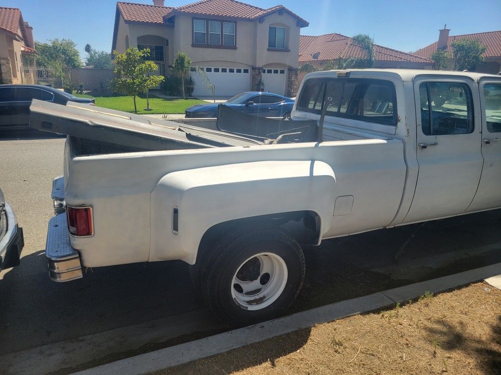 GM Dually Truck Bed For Sale $1000 for Sale in Fontana, CA - OfferUp