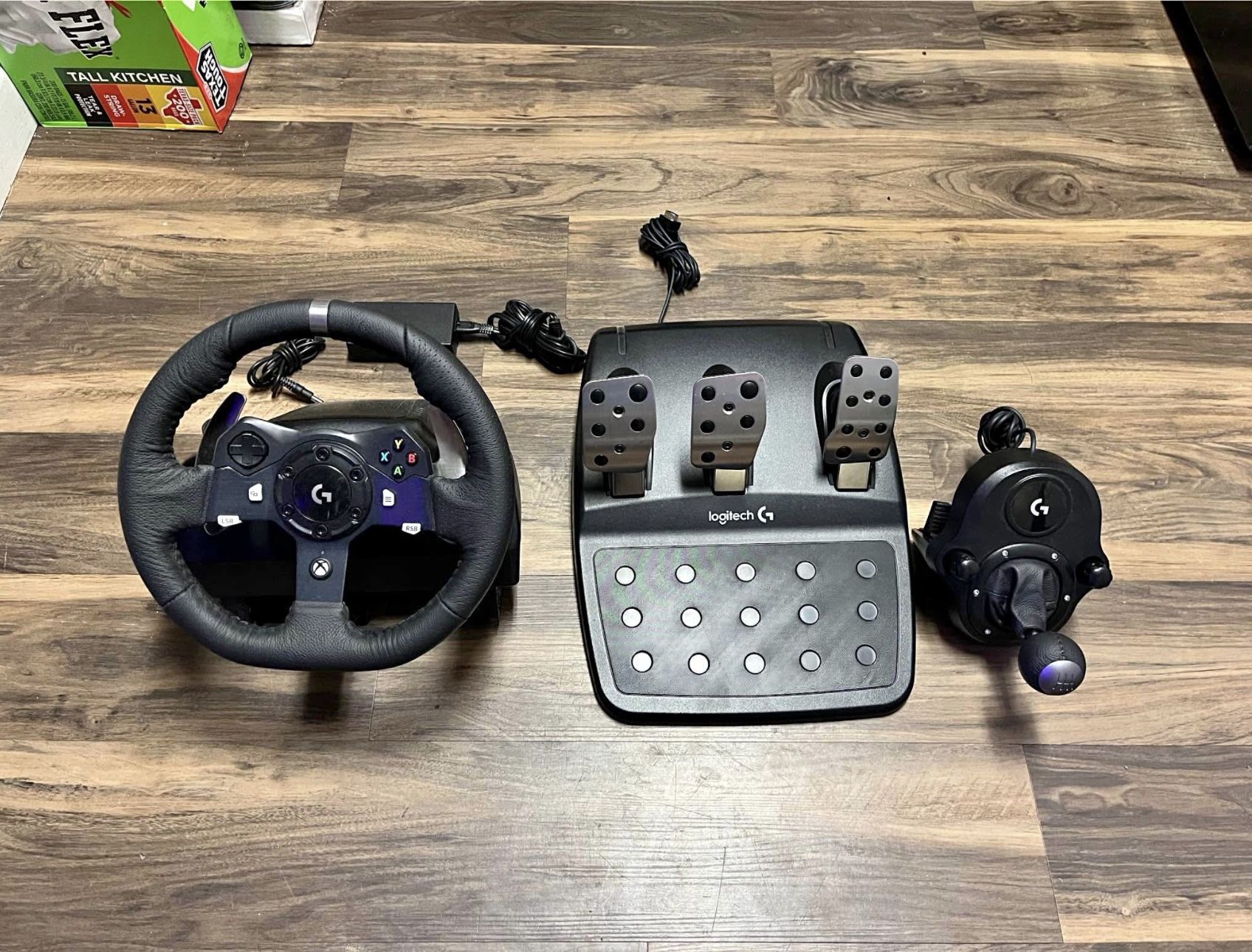 Logitech G920 Steering Wheel + Shifter for Sale in Houston, TX - OfferUp