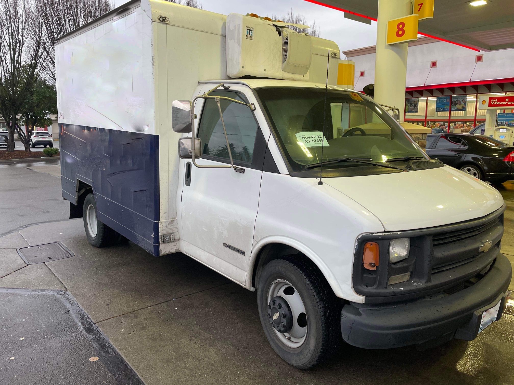 Chevrolet Express 3500 Cargo 1999 Box Truck for Sale in Federal Way, WA ...