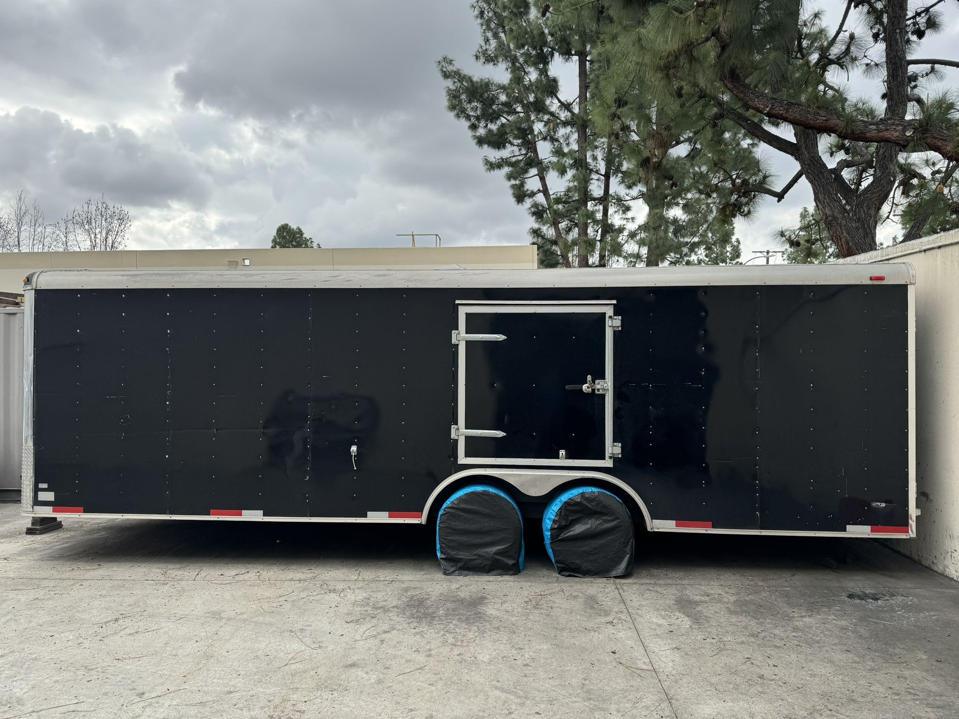 24’ Enclosed Haulmark Trailer for Sale in Santa Fe Springs, CA - OfferUp