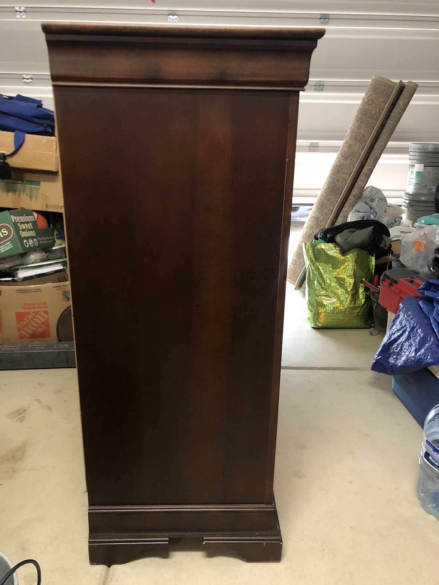 Broyhill illuminated cabinet 422e. 80 obo for Sale in Elk Grove CA OfferUp